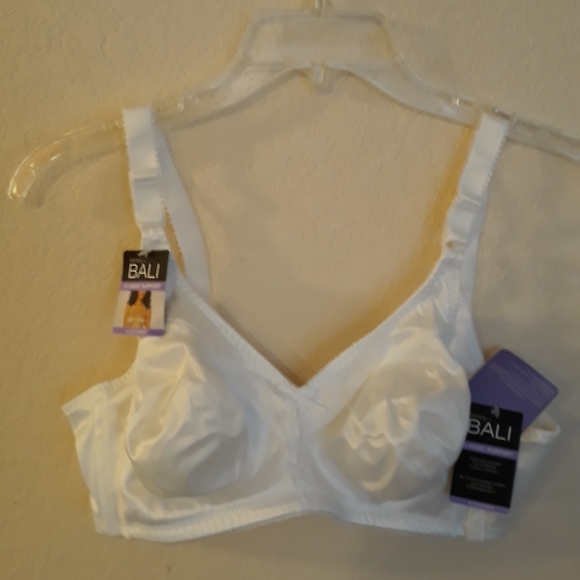 Bali | Intimates & Sleepwear | Bali White Flexible Support Bra Size 38b ...